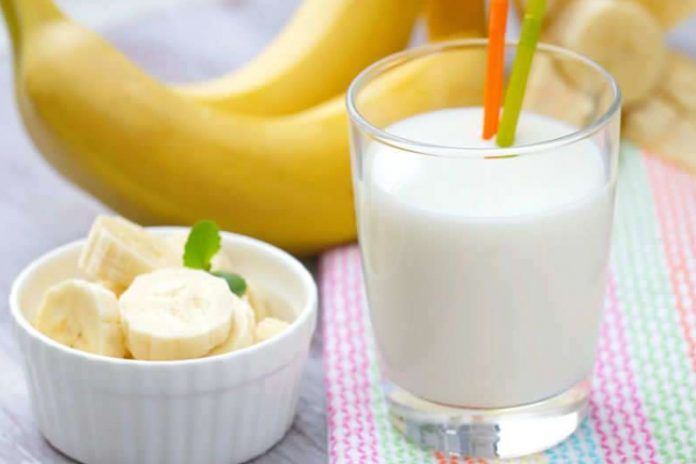 4 Benefits Of Eating Banana With Milk – Effective Reasons!