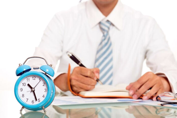 Healthy Habits for Busy Professionals: Balancing Work and Wellness