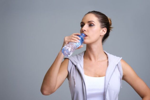 Why Women Feel Colder Than Men: The Hormonal and Biological Explanation