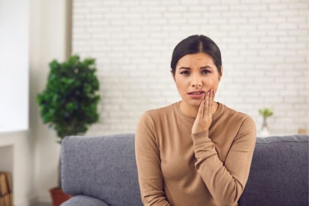 Early Stage Abscess in Mouth or Cheek: Signs, Causes & How to Treat It ...