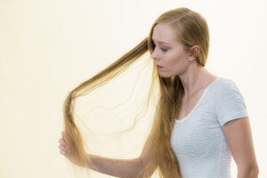 How to Get Rid of Static in Hair: 10 Instant Fixes and Long-Term Solutions